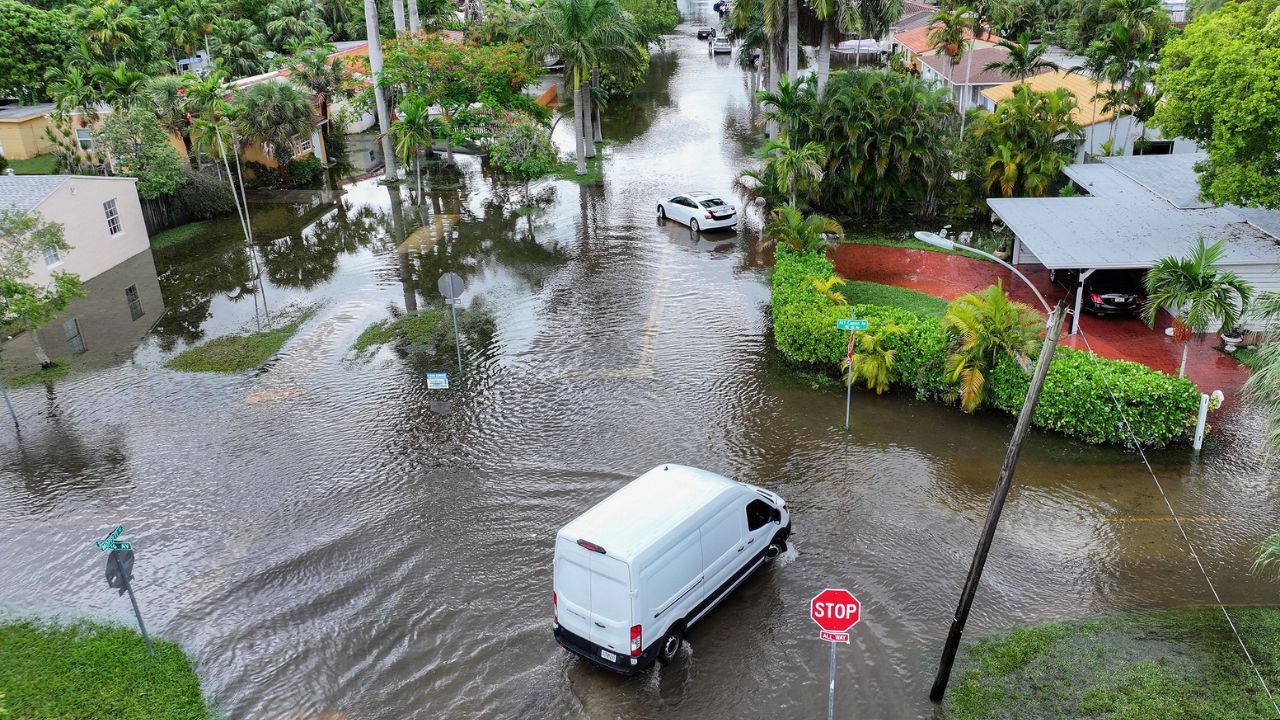 Heavy Rain Triggers Flash Flood Threat in South Florida; NEXT Weather ...